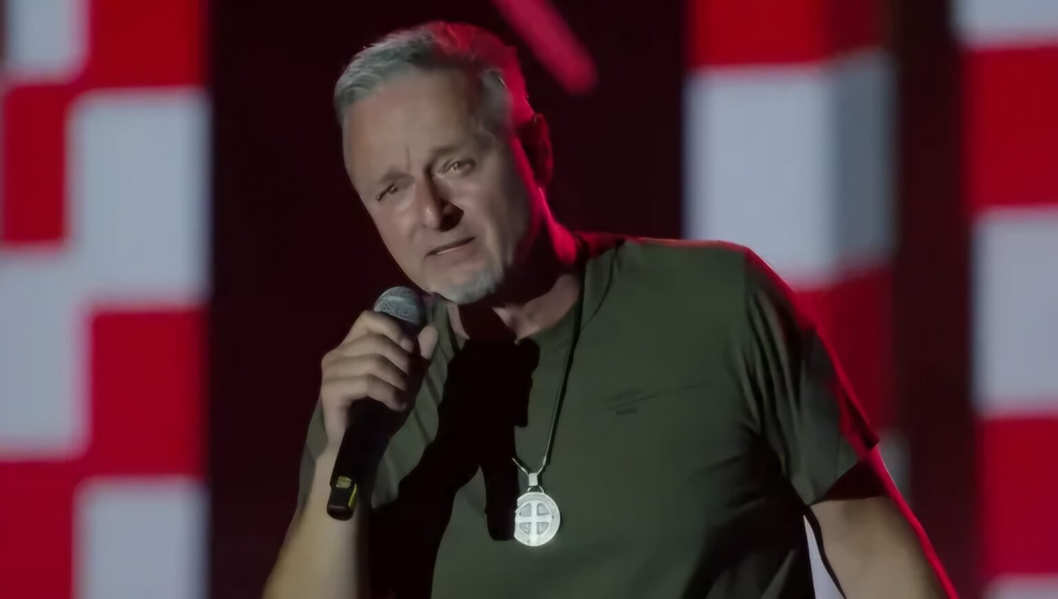 Skandalozni navodi srpskih medija o Thompsonu: ‘Hrvati se klanjaju bogu rata’ - Reporter HR